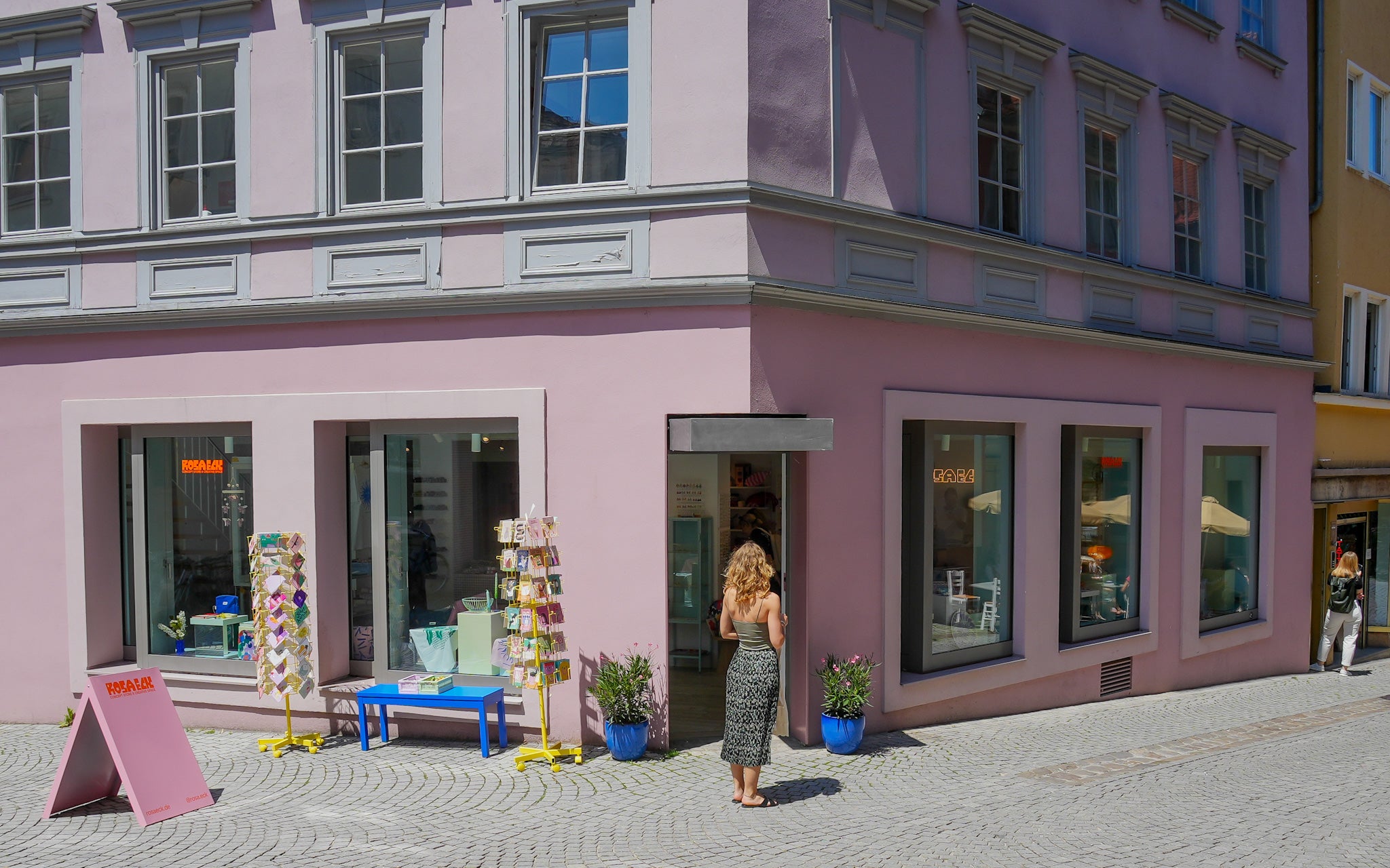 Rose in April – Stilvolle Produkte für Babys und Kleinkinder – ROSA ECK